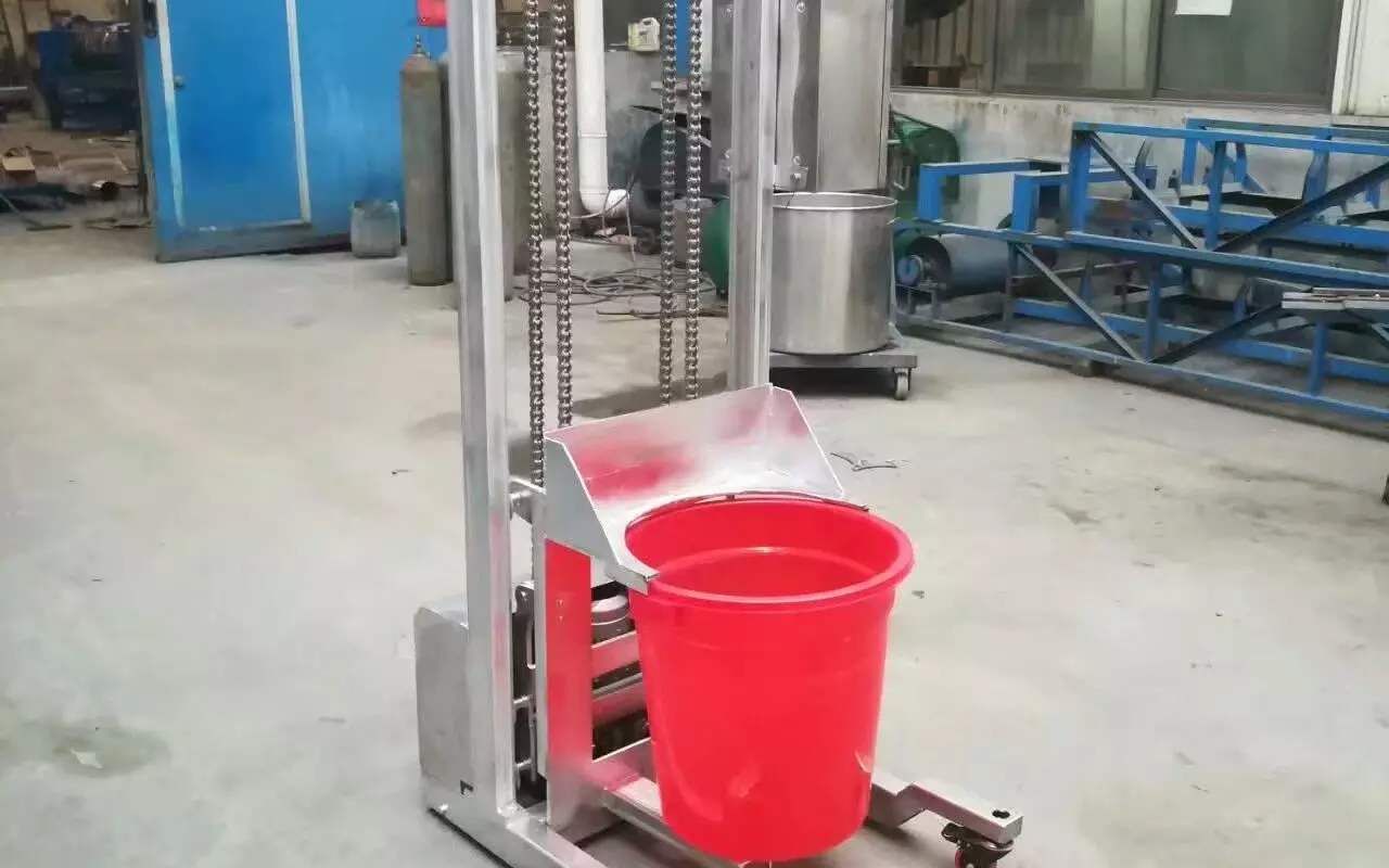 提升翻转机构中翻转机构的设计