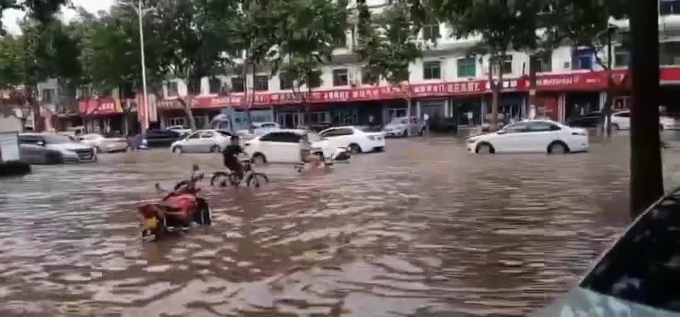 当初买车上户的时候让交车船使用税,还纳闷,买个车也不划船⋯⋯