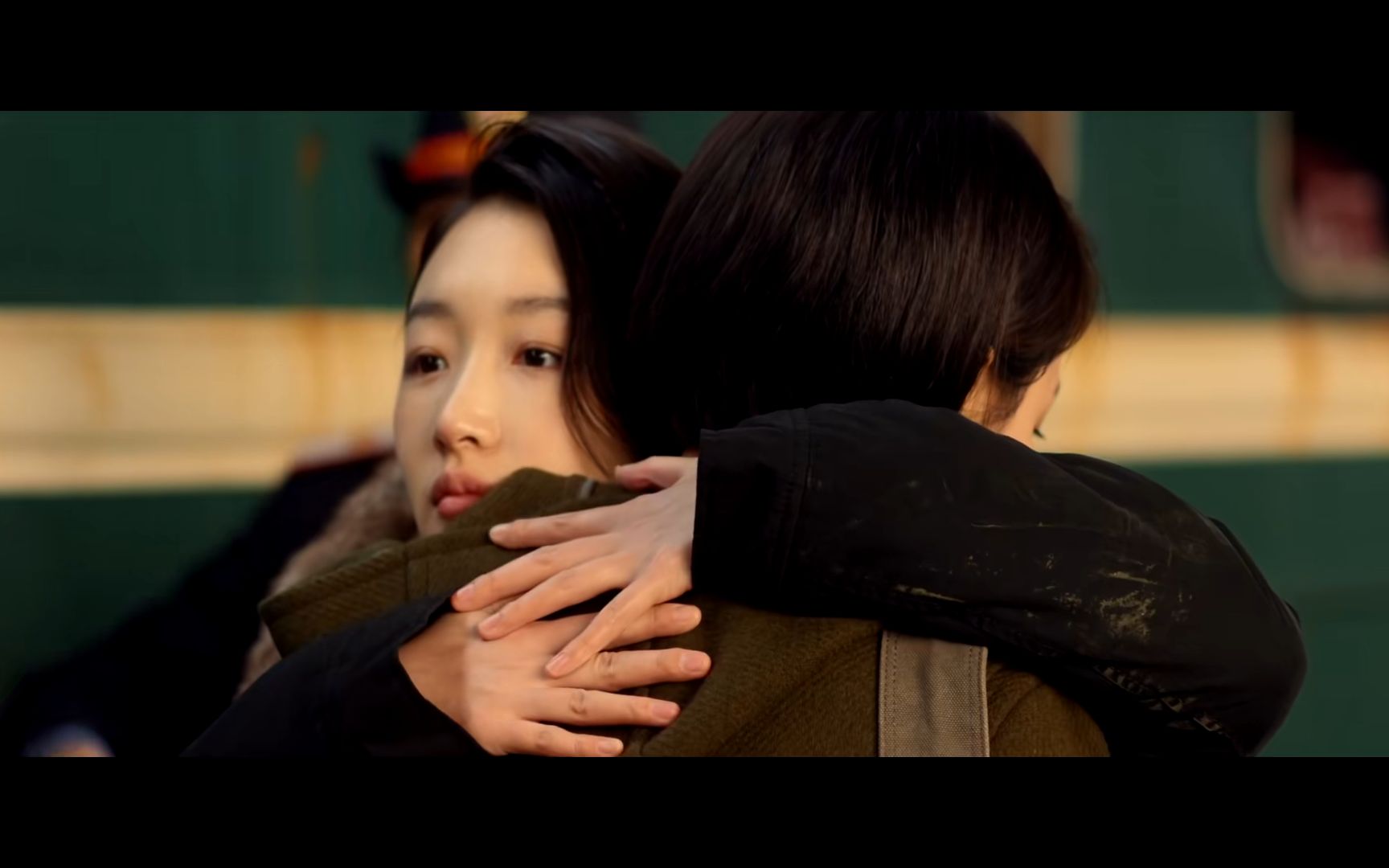 【音乐】张婧懿《小屋》自制MV「时间它在回荡 时光它在流浪 是谁...