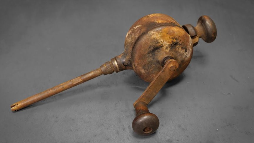 废弃已久的气门研磨机,被小伙一波修复后,成品真是太好用了