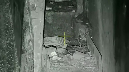 换了个黄色十字瞄准器