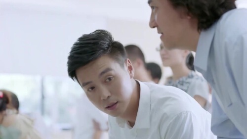 启航:小伙去大厅办业务,没想到流程繁琐工作人员态度差