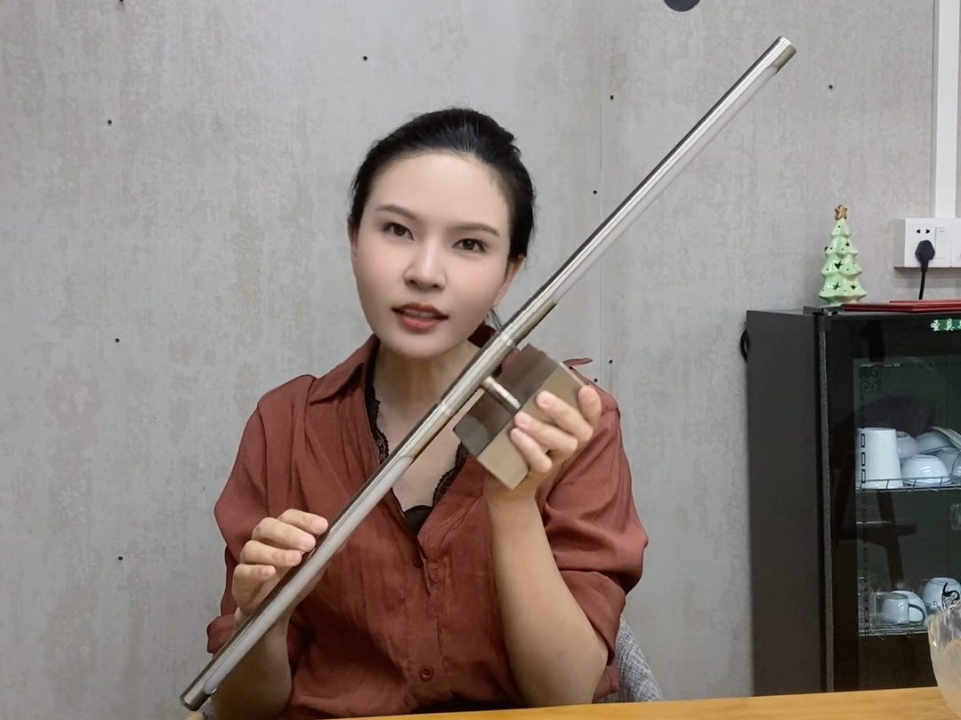 LED电池触摸kd壁灯,灯光为RGB多色变光,本产品为可拆卸kd设计