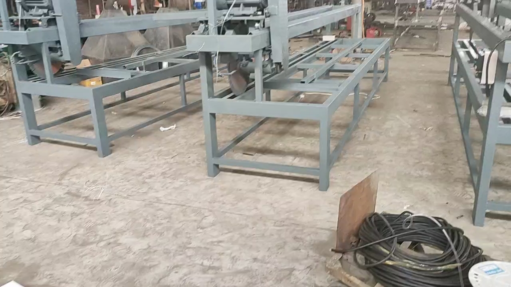 腾源免拆一体板工地切割锯保温板废料粉碎机厂家