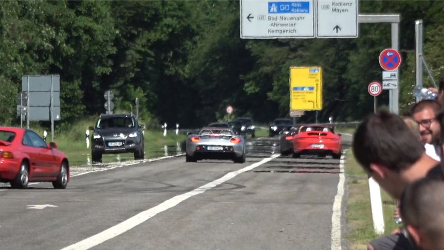 一包瓜子蹲一天!看纽博格林加油站附近超跑花式起步