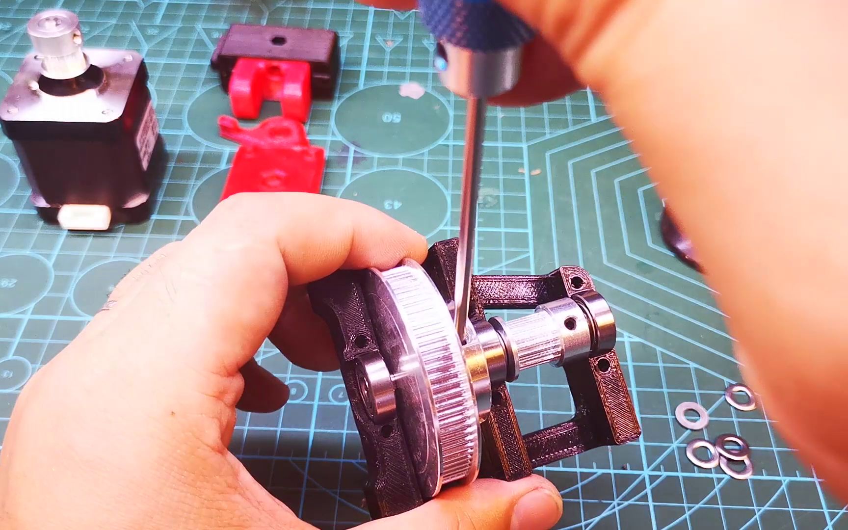 voron2.4完全装配-第二回- 装配4z轴 4z轴是voron3d打印机特色,3d打印...