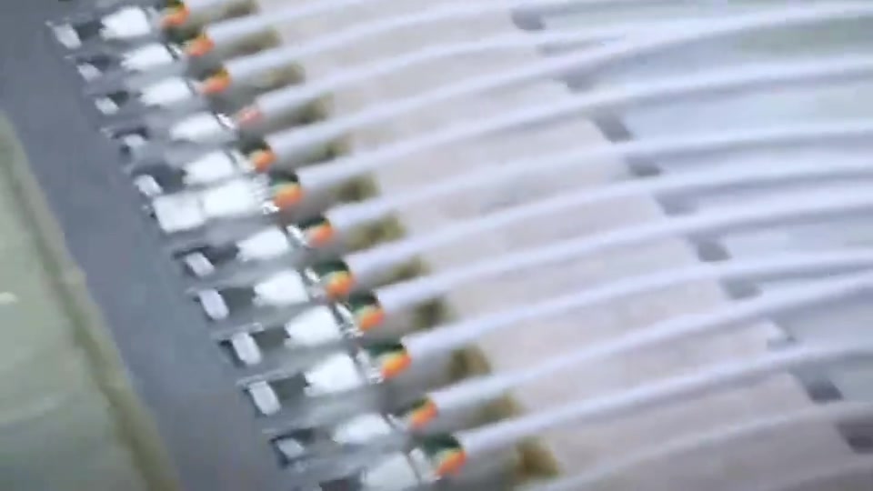 实拍苹果数据线的制作,跟我想的不一样
