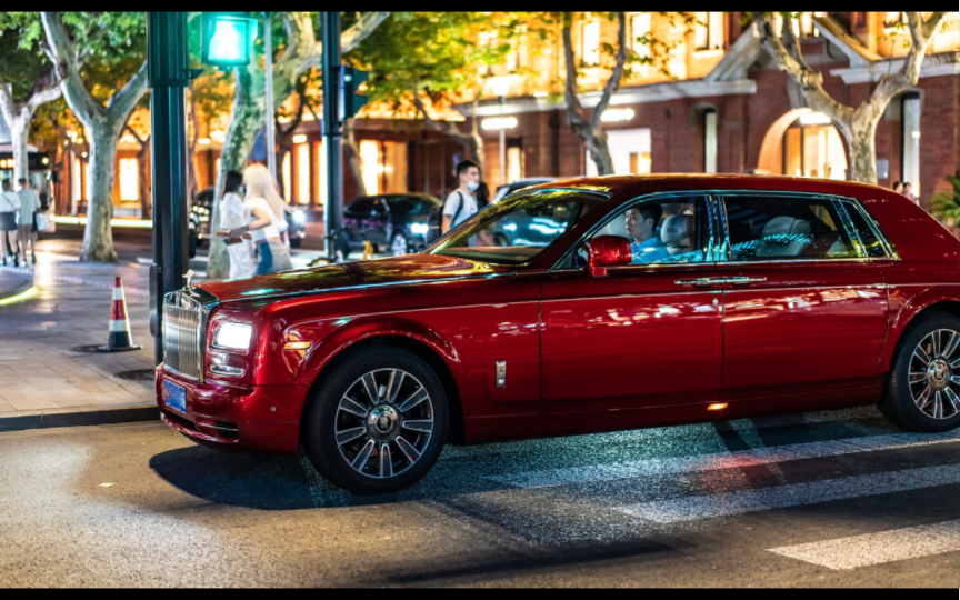 魔都汽车街拍 撕葱的劳斯莱斯幻影 还有限量版保时捷992