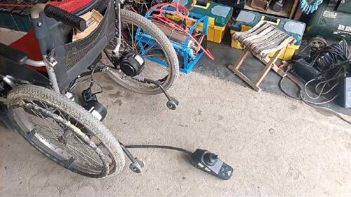 电动轮椅控制器极限测试!速度惊人,操控稳如泰山