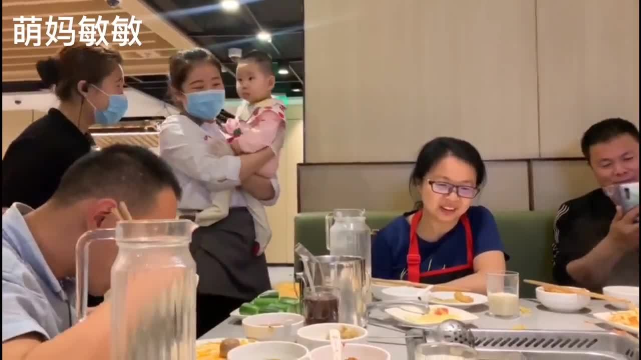 海底捞的服务就是好,看完视频就知道,服务费不白花