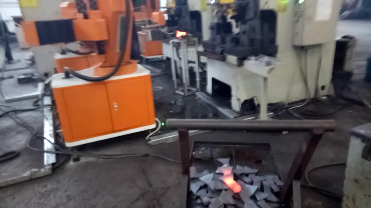 斧头锻压机械手 斧头锻压自动化 斧头红冲锻压机械手 工业机械手厂家...