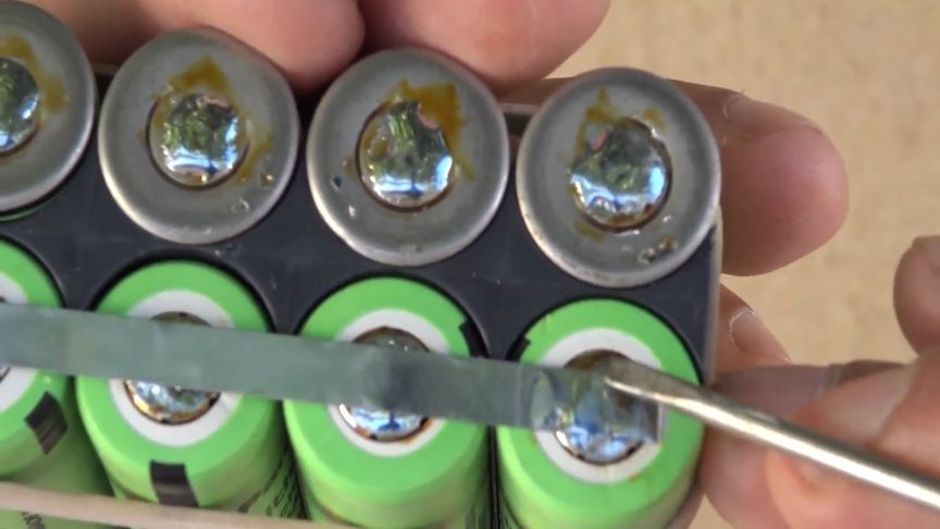 焊接18650锂离子电池的技巧-定制电动车电池组