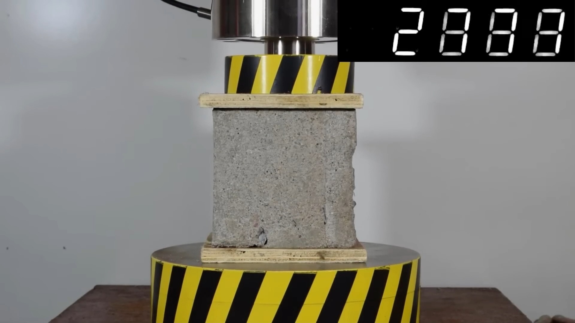 【混凝土】不同期龄混凝土抗压试验