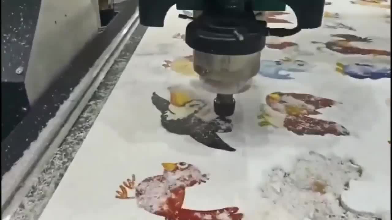 uv打印完自动巡边 晨安数控寻边智能广告装饰