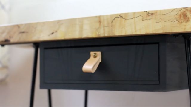 做一张带抽屉的实木桌 原木