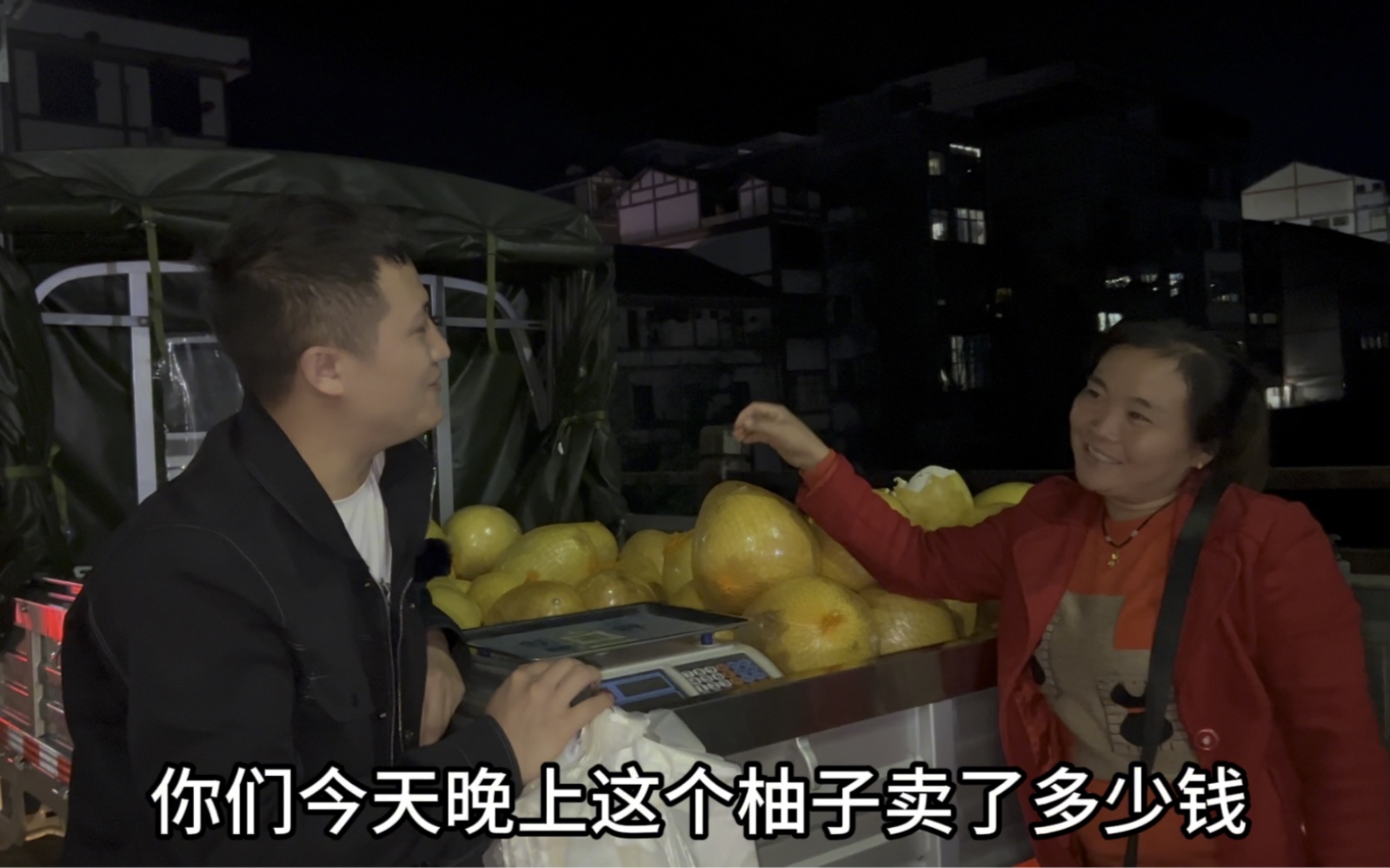 今年地摊生意到底好不好做?带大家看一下现场真实情况!