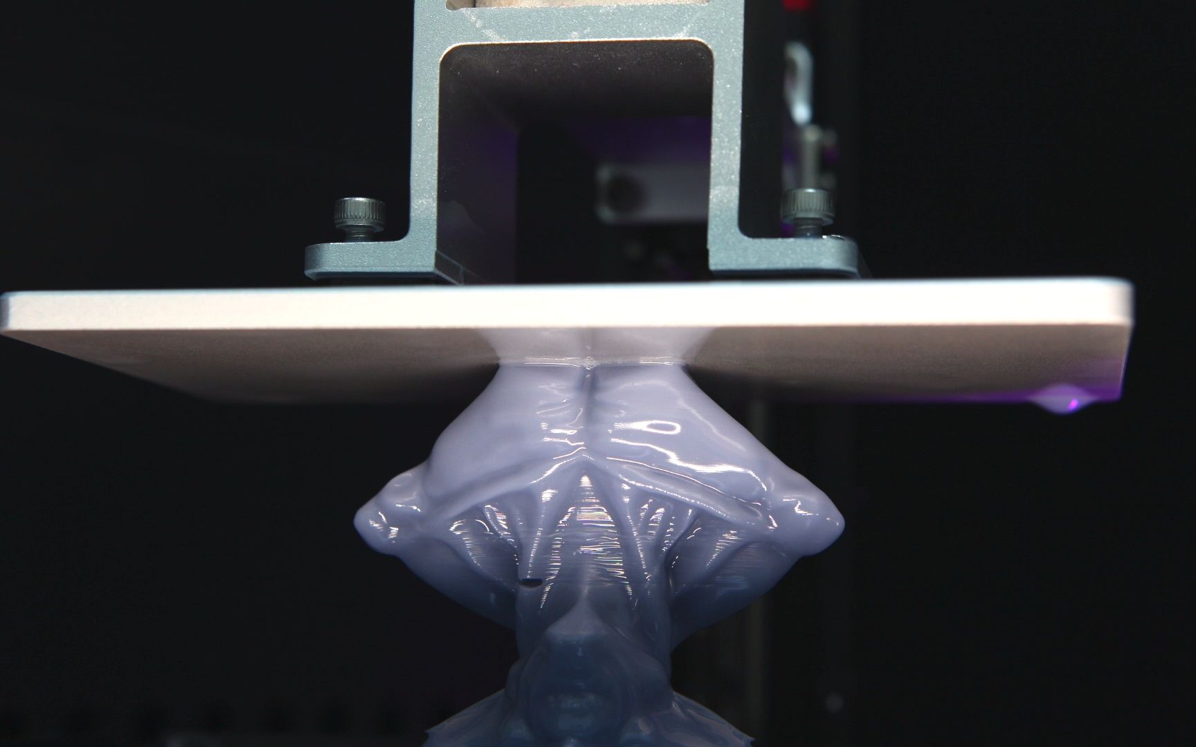 使用单反相机拍摄光固化3D打印机延时视频 测试1号作品(半翻车)