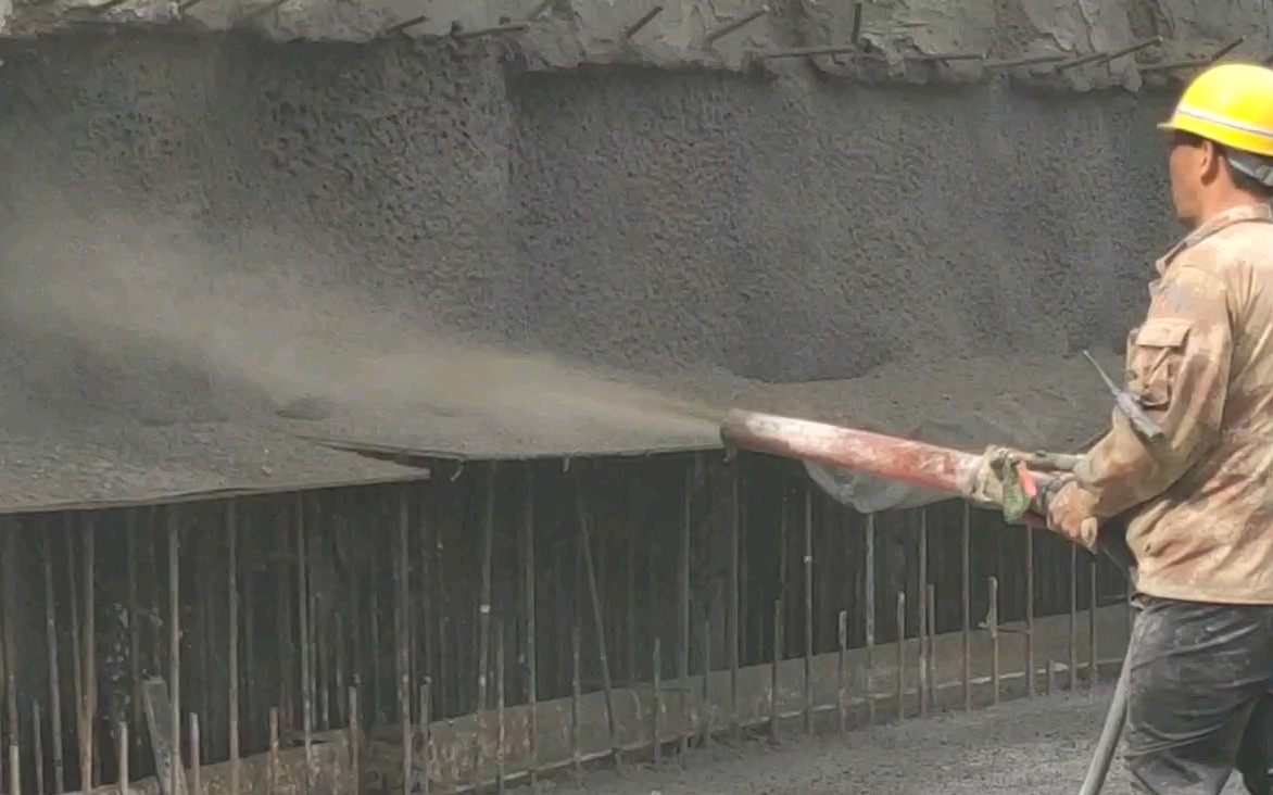 房建边坡防护挂网喷砼施工工艺(拆撑后)