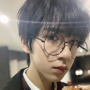 煈君 