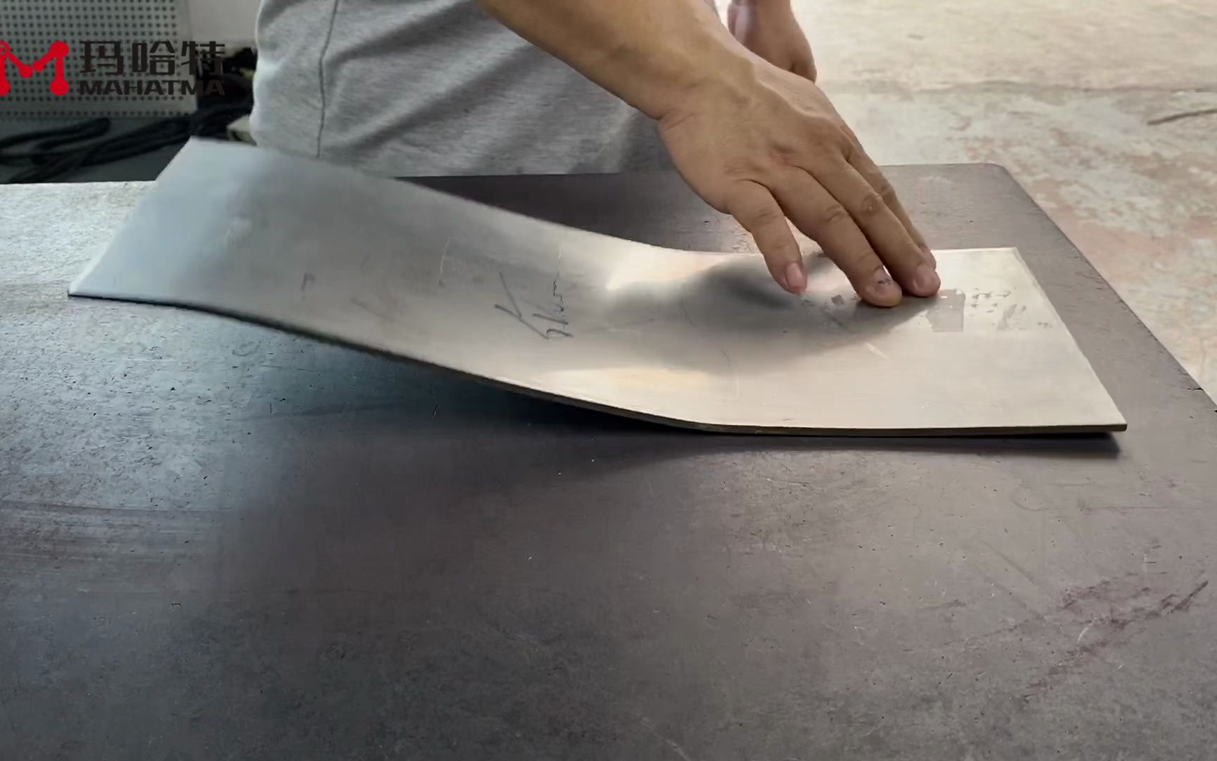 【校直机】钢板弯曲变形,试试这个工艺