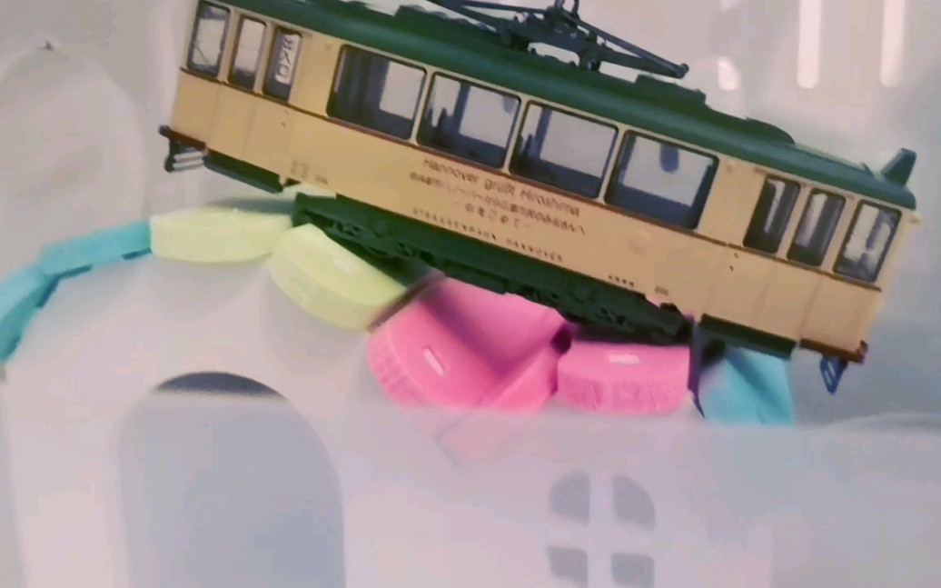 火车模型的另类用途～镇纸夜灯宠物向～HO比例DF8老东风有轨电车...