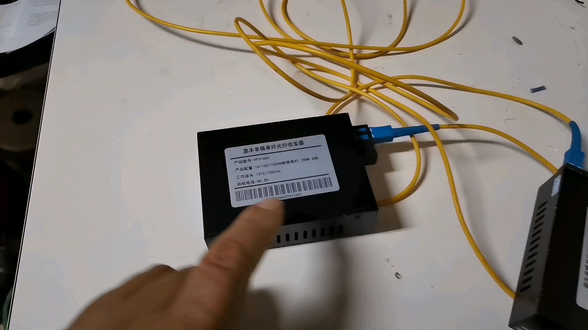 单模光纤如何传输光