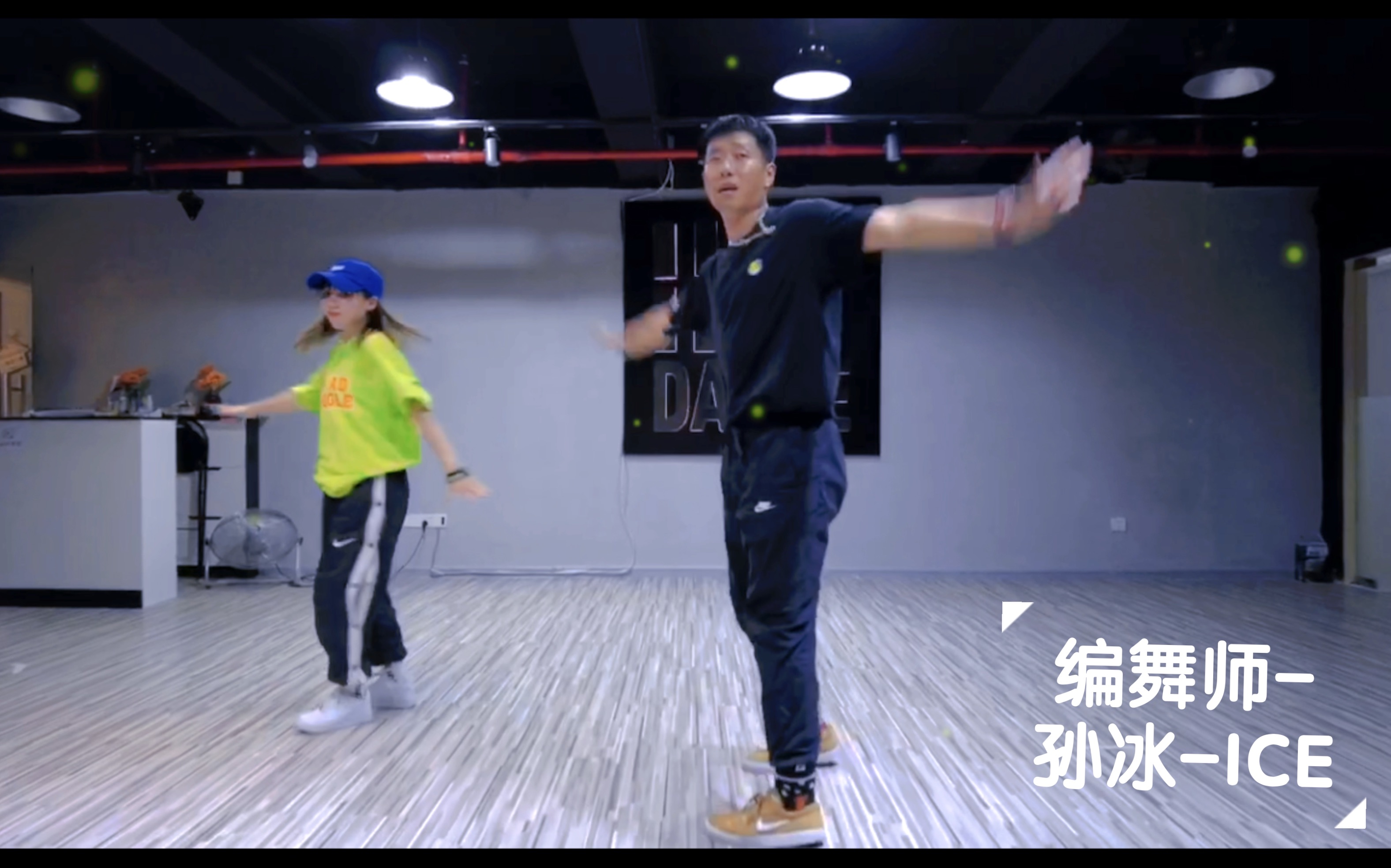 #稻香#原创编舞 音乐里的美妙歌词 动听的蝉声 童年的纸飞机,这一刻...