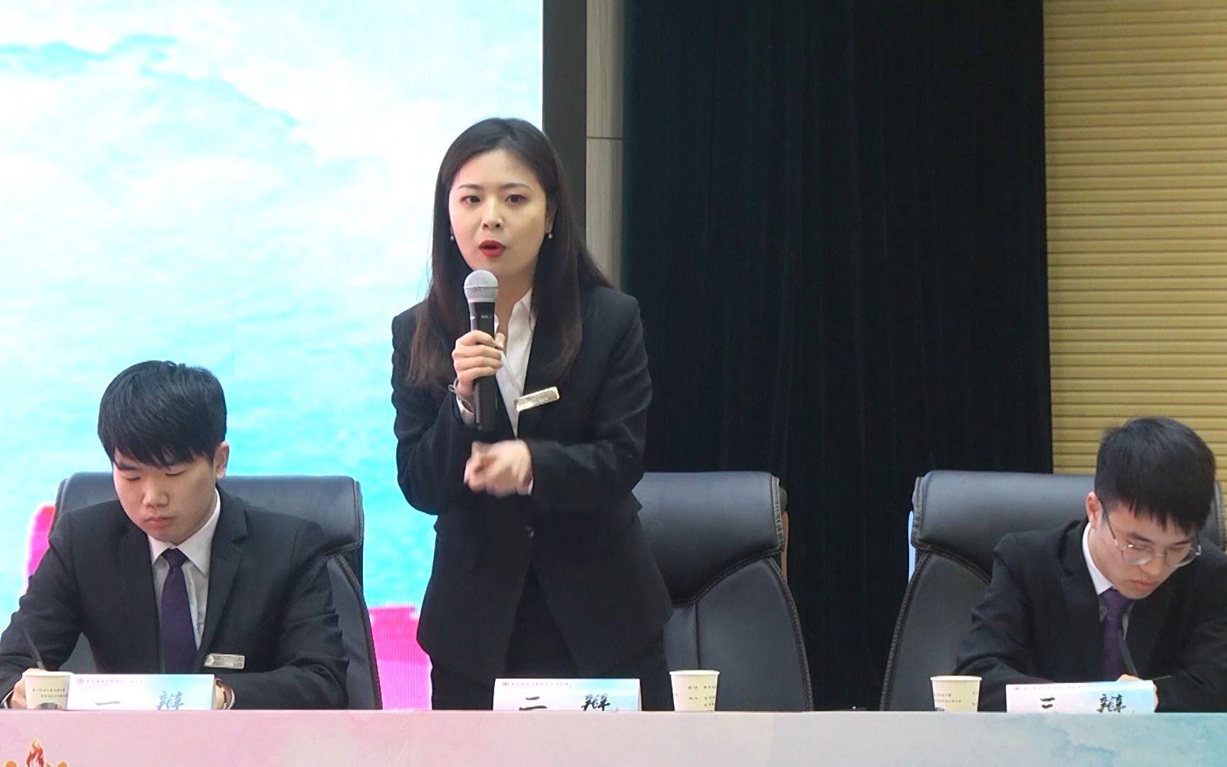 短视频平台对大学生学习生活利大于弊/弊大于利 华南理工大学VS中国...