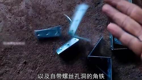 废弃单车轱辘秒变风力发电机!小伙这波操作太绝了,环保又省钱!