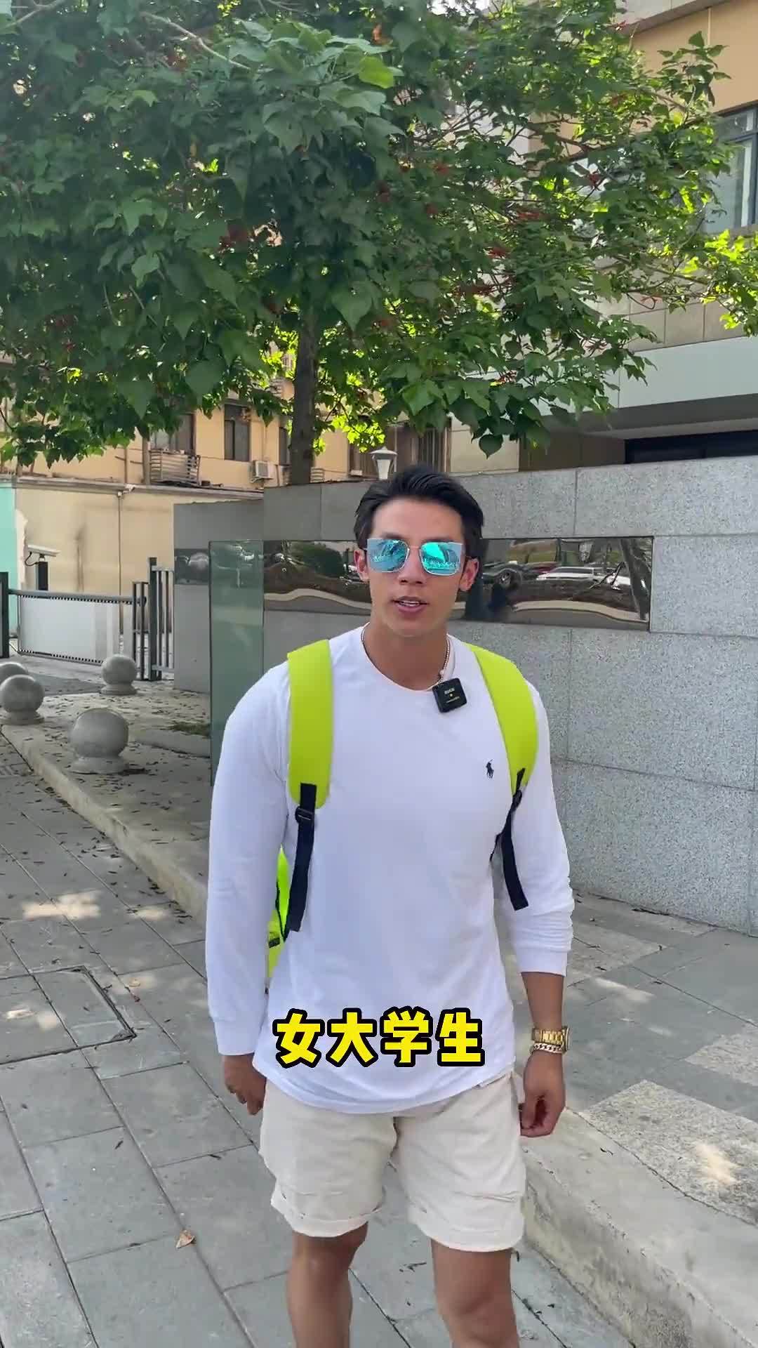 健美冠军训练大公开,八百块一节的私教课,谁看谁赚!