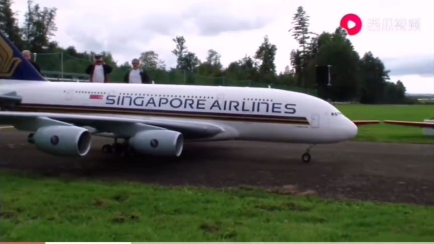 空客A380飞机模型航模测试飞行。