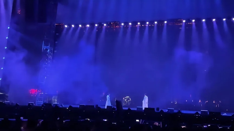 凤凰传奇演唱会 万人合唱