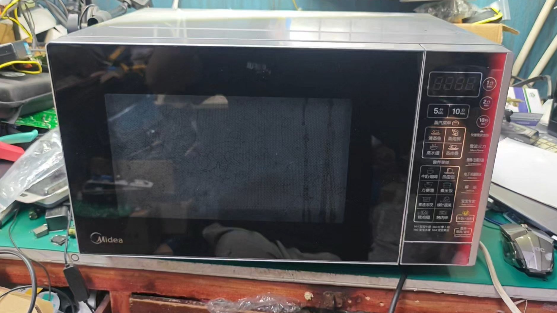 微波炉不通电,电源芯片烧了,检查这个电容就不怕再烧