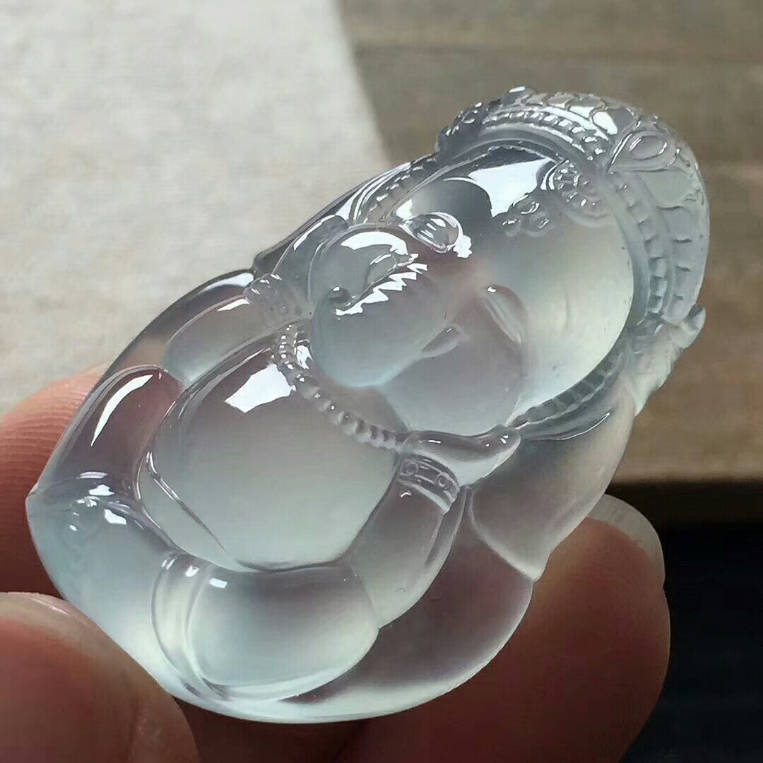 行家解析:如何从翡翠光泽辨别真假好坏?