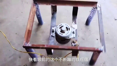 小伙用简单的材料就制作出一台筛沙过滤装置,真是厉害了