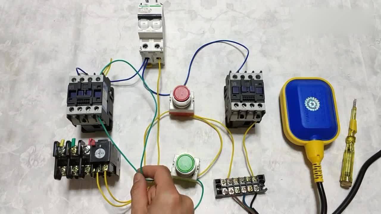 电工扫盲篇:电路的手动控制和自动控制有什么区别?原理+实物接线