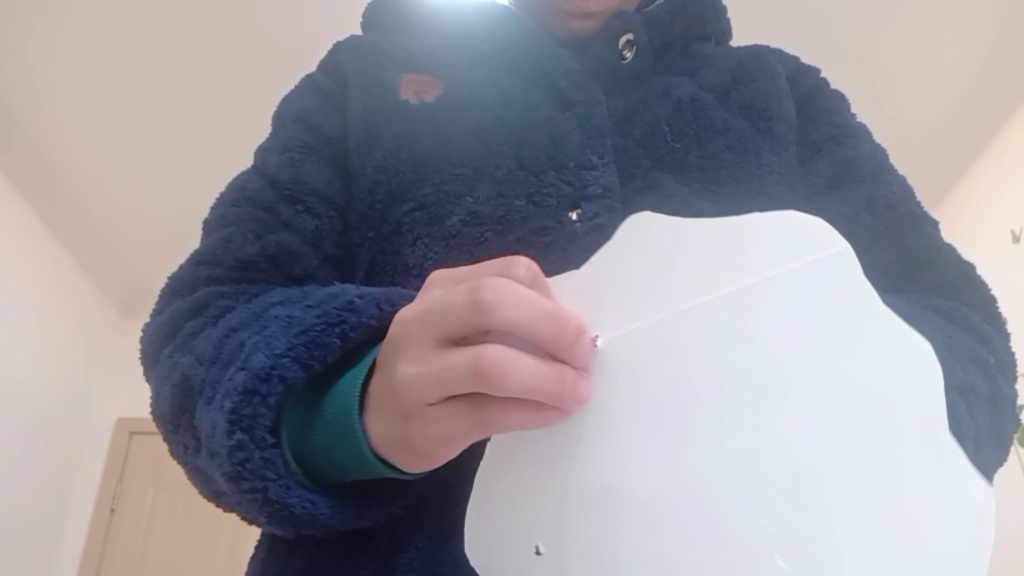 悬挂法测量不规则物体的重心