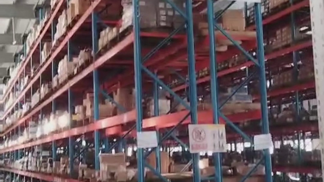 隔壁邻居的重型货架粗略的算下有10年了