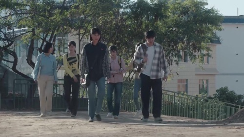 山花烂漫时:张桂梅出去一趟回来,学校焕然一新,给张桂梅看傻眼