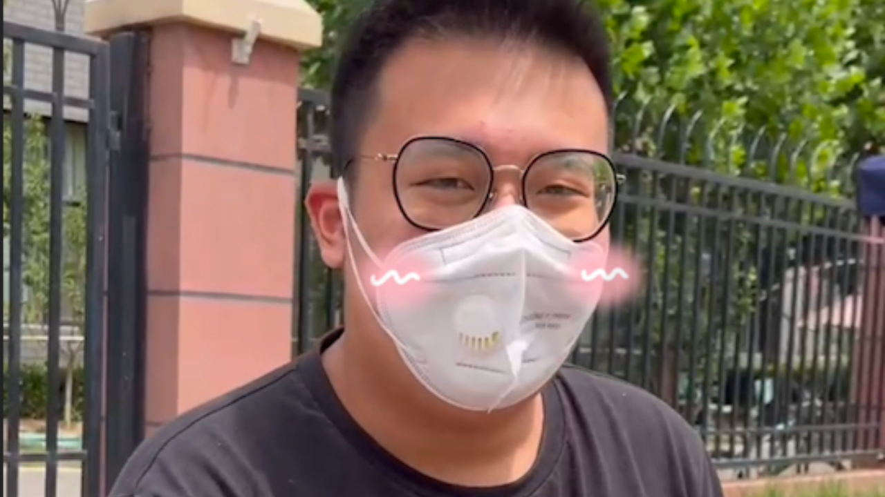 第一个走出考场的考生:我座位号也是01