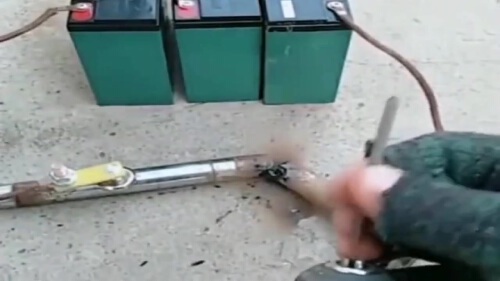 别着这机械不大。可是对于工人来说,效率已经很高了