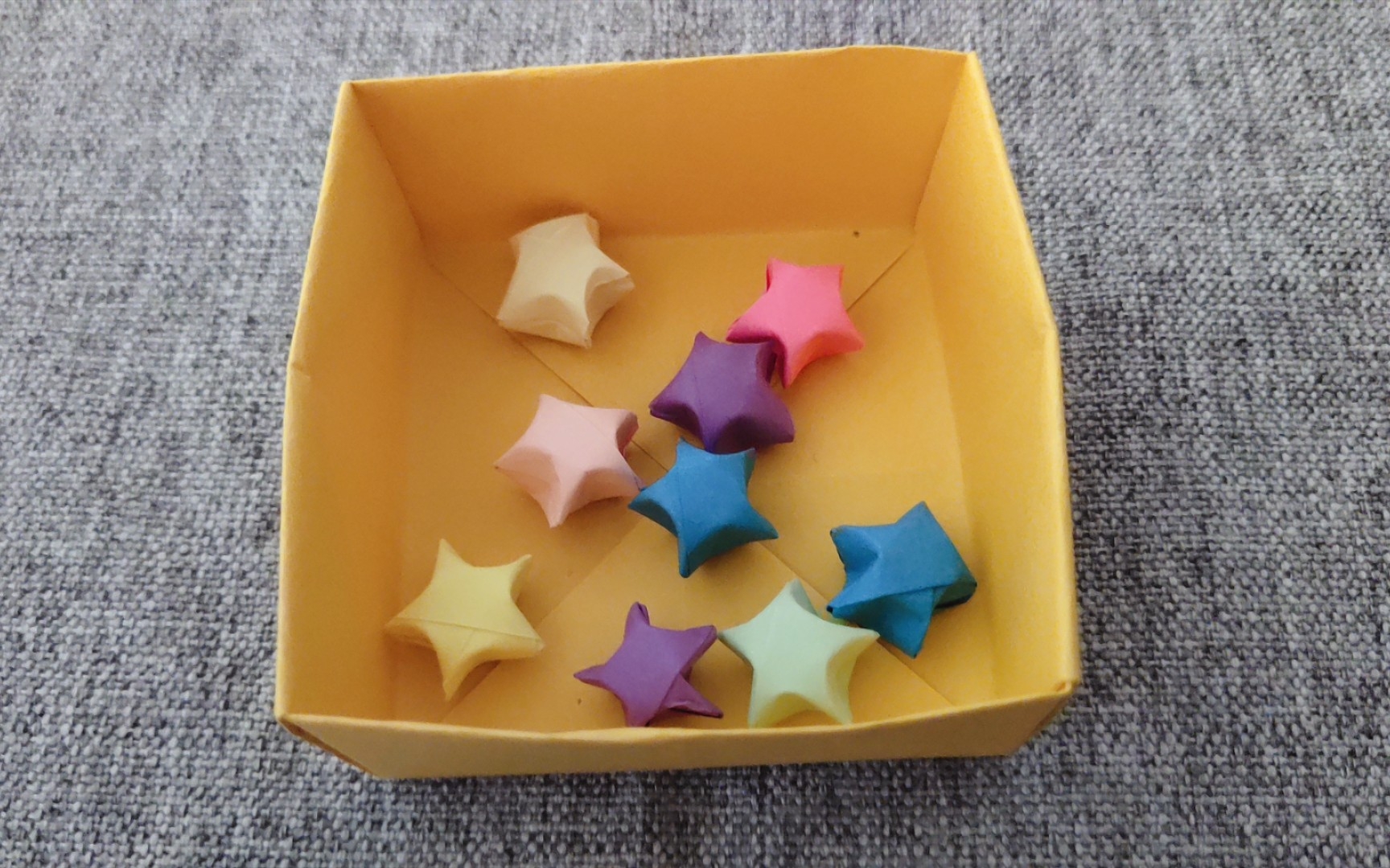 【折纸】纸条星星的折法,好多人的童年回忆,还记得吗?