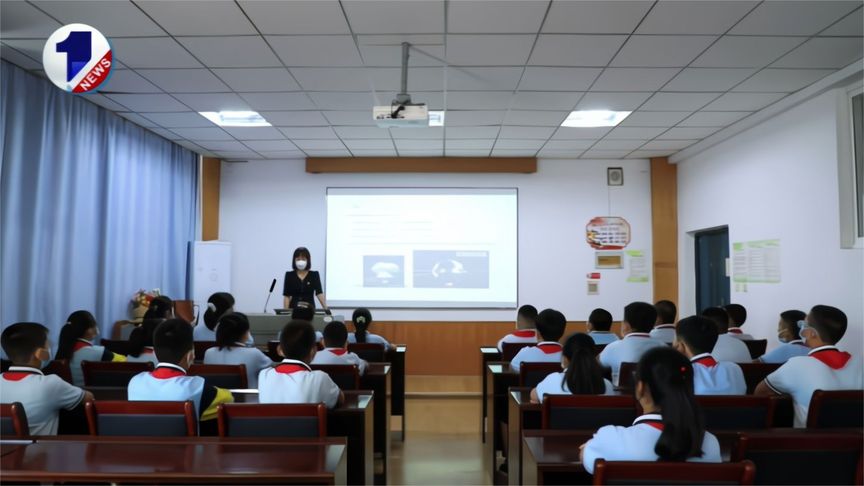 全市中小学教师全部签订“双减”承诺书