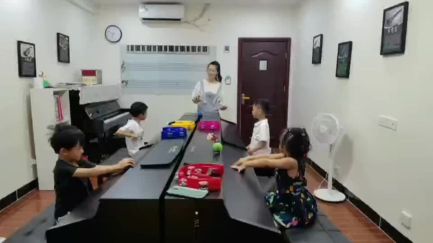 #课堂实录 #艺术培训 小宝贝们的第一节钢琴课,加油