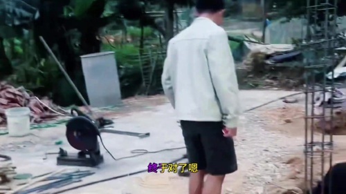 靠近柱子的圈梁箍筋至少要有三道箍筋加密