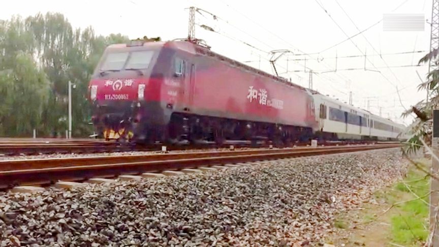 白皮时代的Z字火车 深圳东至包头Z182次快速通过京九线霸州段