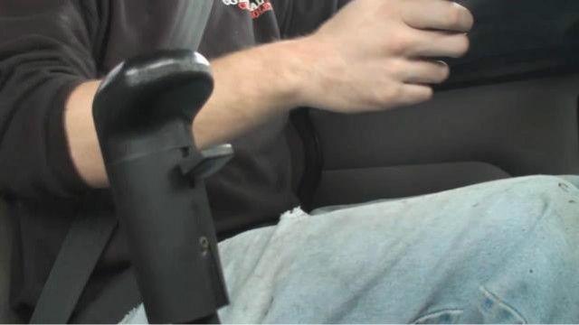 实拍:司机驾驶有高低档的10档大卡车,看看他是怎样换挡的