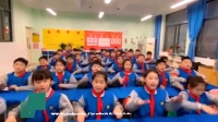 孩子们表演《听我说》课桌舞,共同迎接春天的到来!