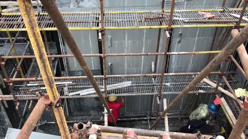 拆除剪力墙模板,无需脱模剂,拆模简单,混凝土不沾板面。