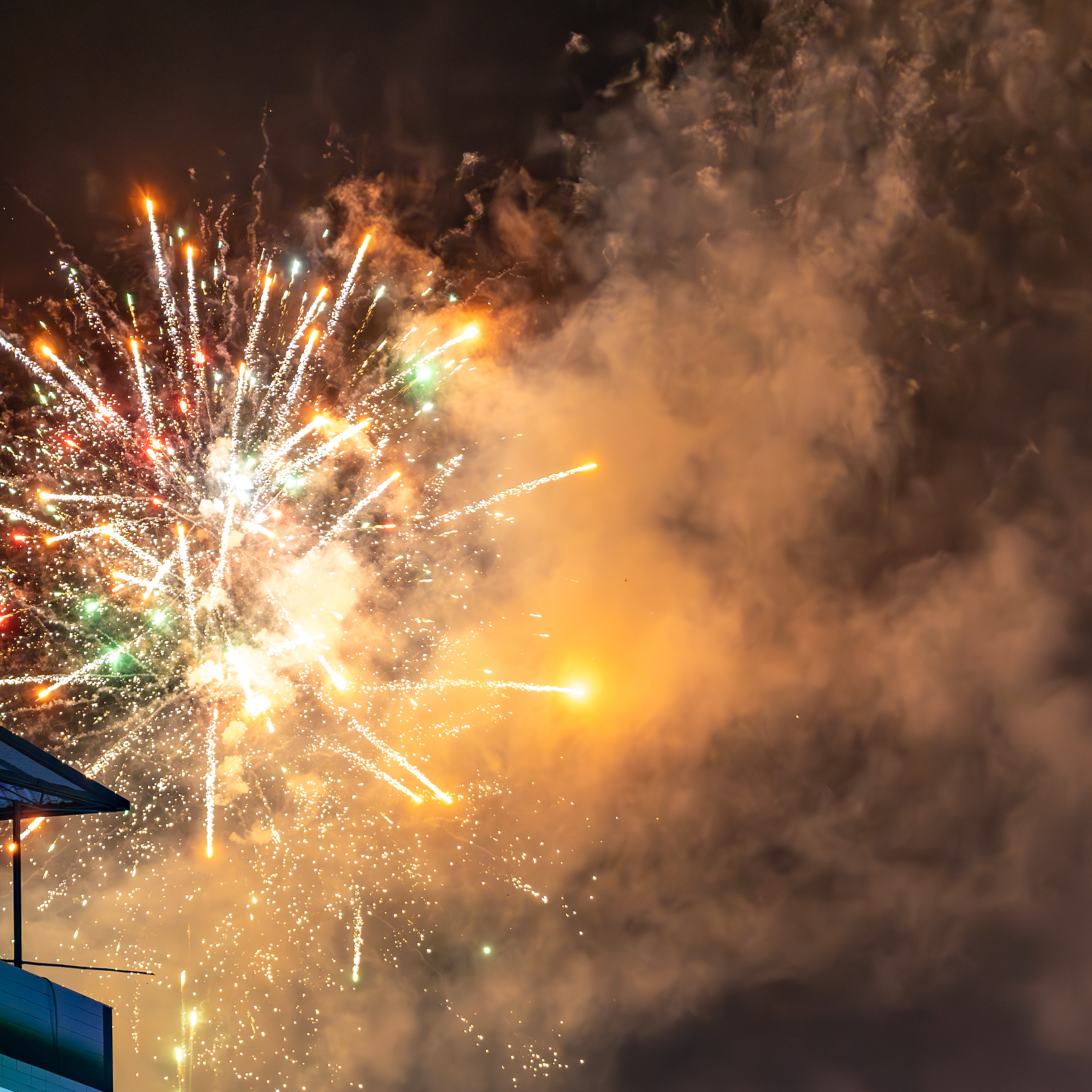 完成科研任务的小林 